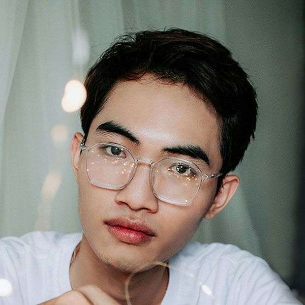 How Well Do Your Glasses Flatter Your Face? – Winston-Salem NC | Clear View Optometry